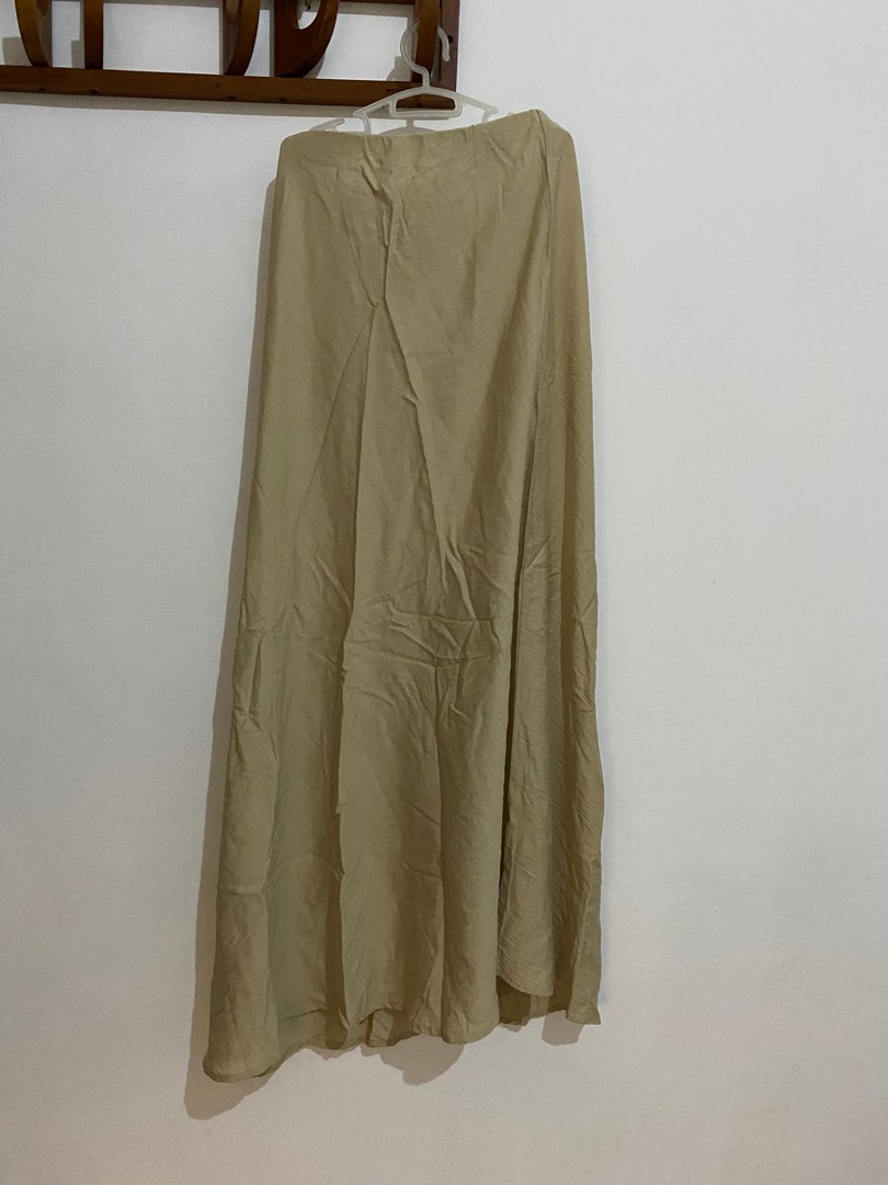 Skirt SHOP AT VELVET rok krem, Fesyen Wanita, Pakaian Wanita, Bawahan ...