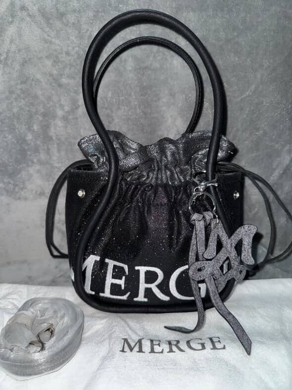 Tas Merge Black Small, Fesyen Wanita, Tas & Dompet di Carousell