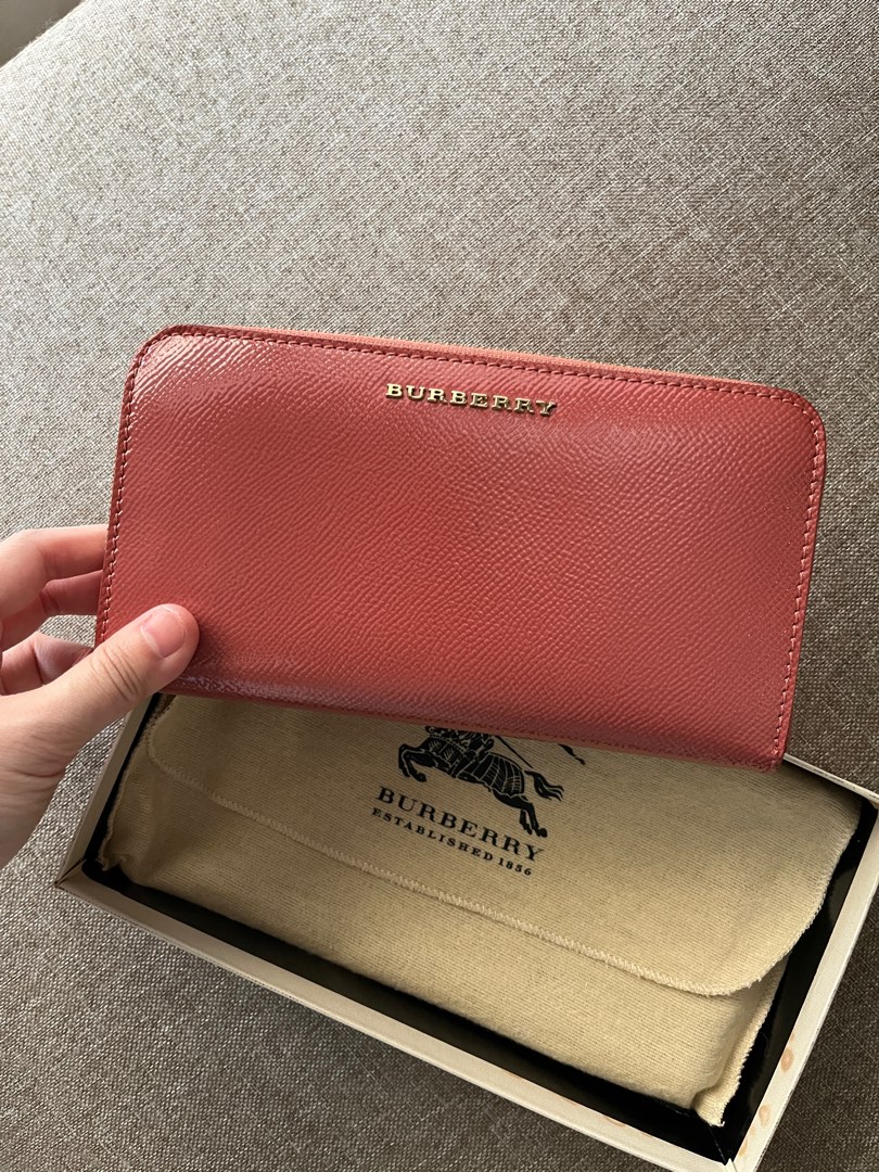 Burberry 100% ori, Barang Mewah, Tas & Dompet di Carousell