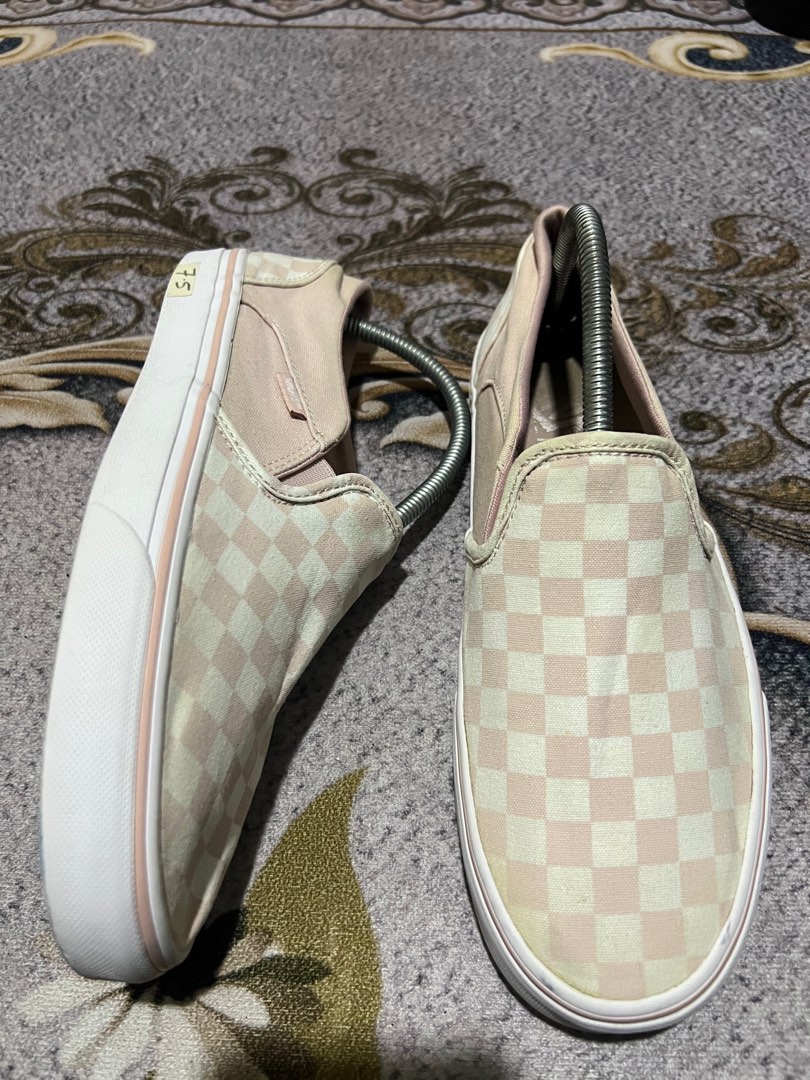 Kasut vans slip on 7.5uk, Men's Fashion, Footwear, Dress shoes on Carousell