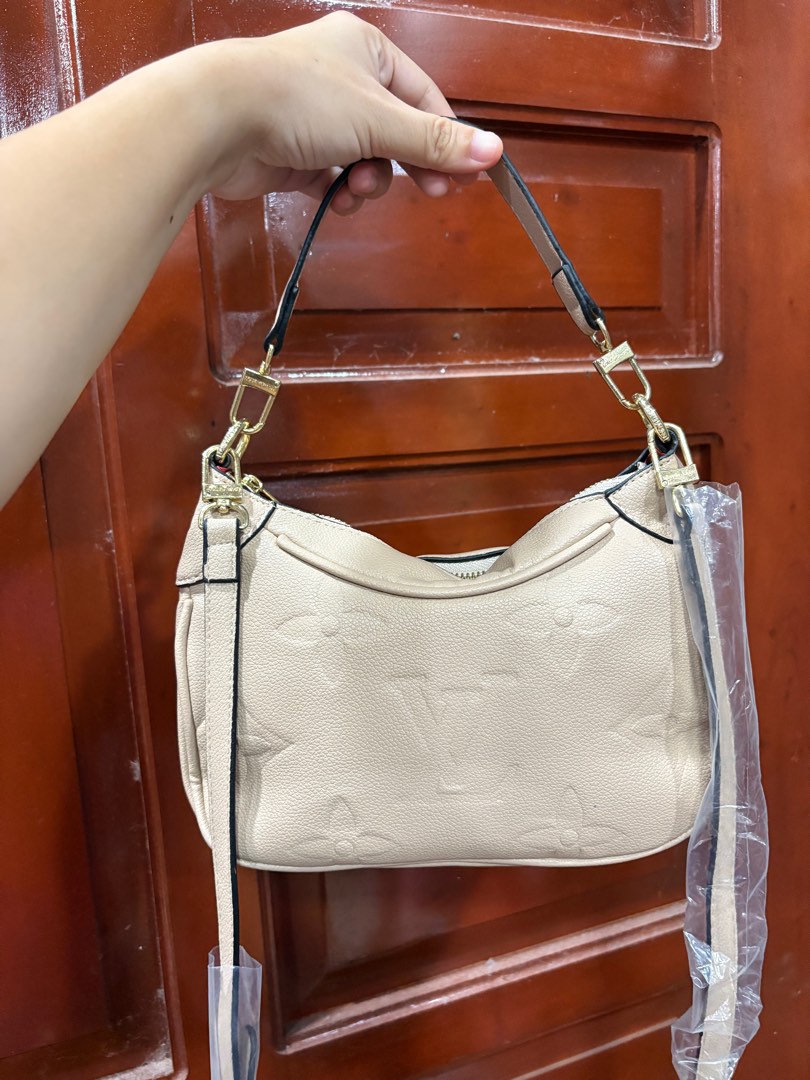 LV SLING BAG HAND BAG SUPER GANDA GRABE YUNG MATERIAL SOLID MURA LANG ...