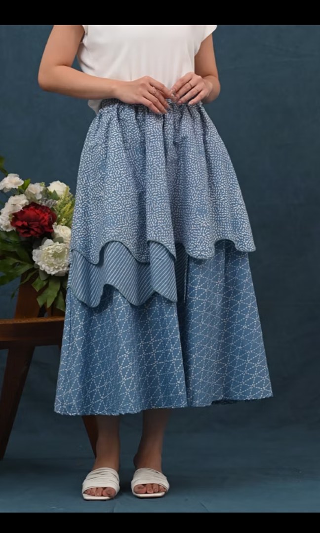 Nona rara batik - ROK, Fesyen Wanita, Pakaian Wanita, Bawahan di Carousell