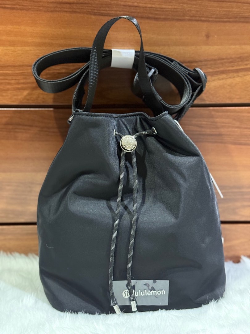 ON HAND Lululemon Drawstring Bucket Crossbody Bag 5L, Women's Fashion ...