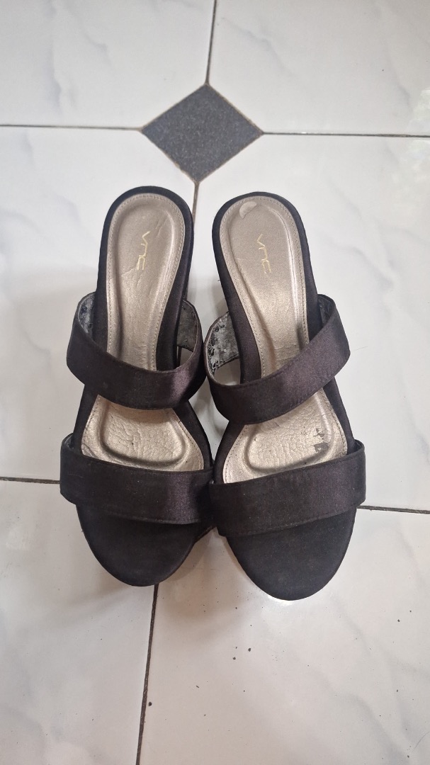 Sepatu Heels VNC / Sepatu Heels Vincci Wanita / Sepatu Heels VNC Wanita ...