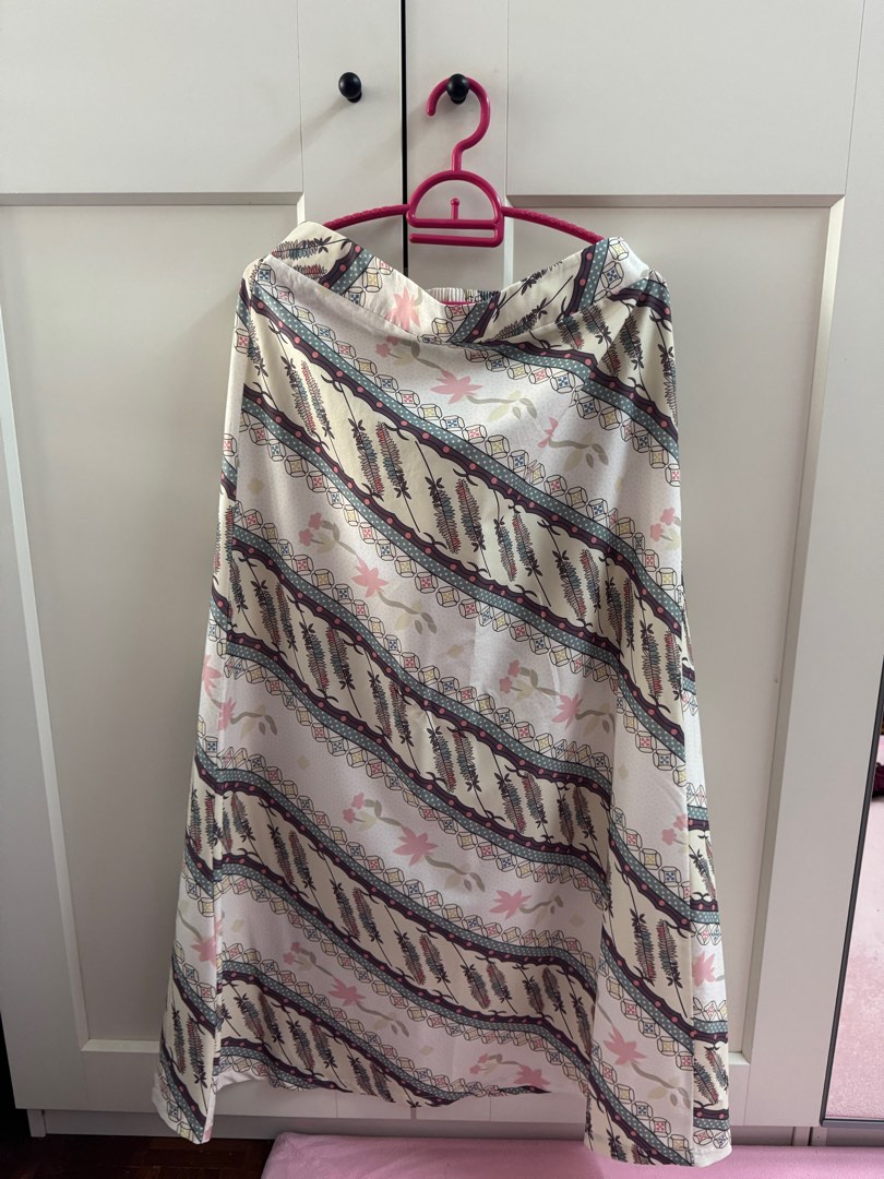 Skirt Corak Batik Pastel, Women's Fashion, Bottoms, Skirts on Carousell