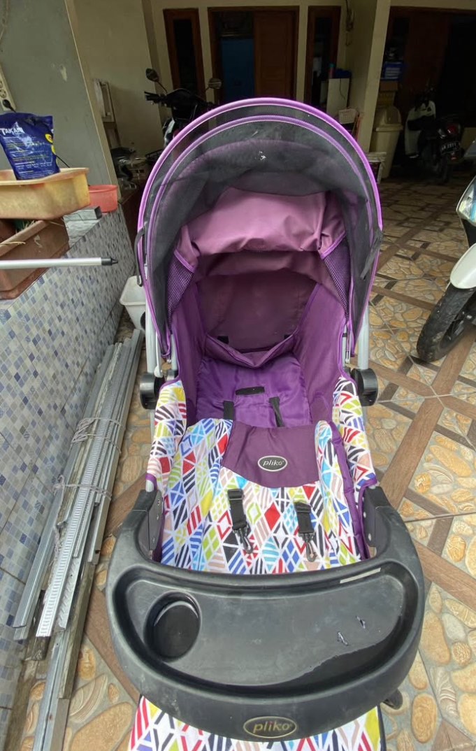 Stroller Pliko, Bayi & Anak, Kereta, Kursi Goyang & Gendongan Bayi di ...