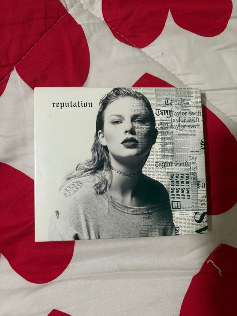 Taylor Swift reputation cd (SIGNED POSTER!), Hobbies & Toys, Music ...