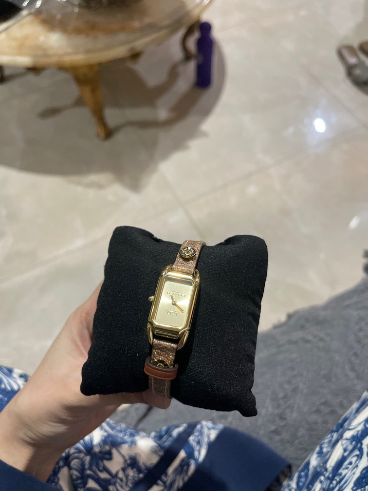Coach Caddie Gold Watch, Barang Mewah, Jam Tangan di Carousell
