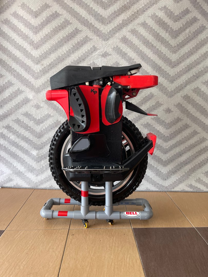 Euc master v2, Sports Equipment, Sports & Games, Skates, Rollerblades ...