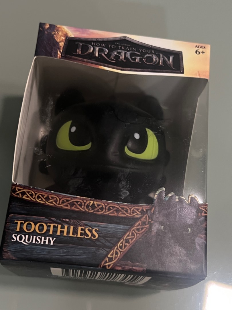 How to train the dragon TOOTHLESS SQUISHY, Hobbies & Toys, Collectibles ...