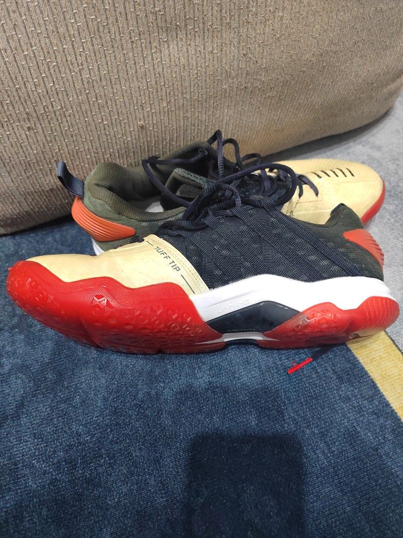 Kasut badminton Li-ning, Sports Equipment, Sports & Games, Racket ...