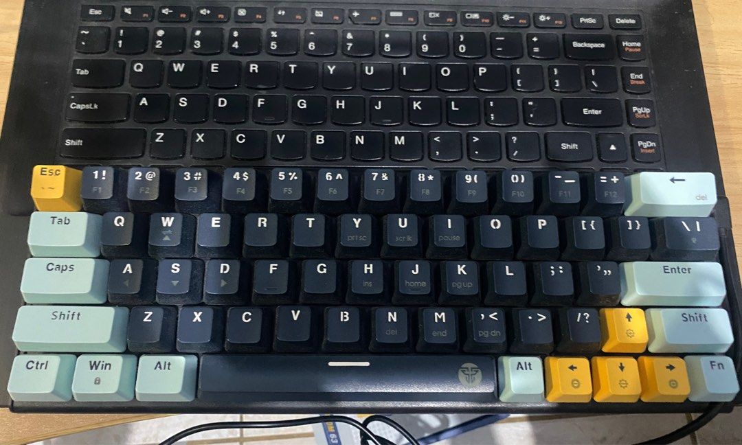 Mechanical Keyboard Fantech 60% Atom Mizu, Elektronik, Bagian Komputer ...