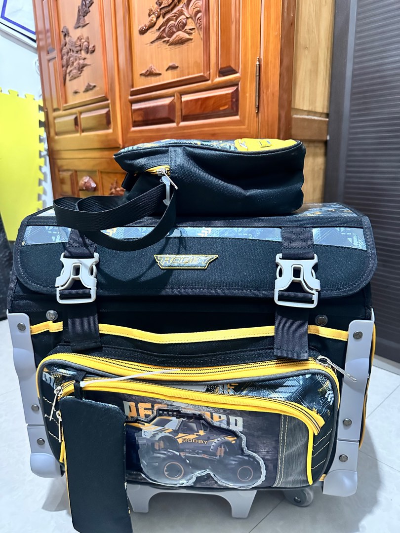 School Bag Trolley Robby Rabbit, Hobbies & Toys, Stationary & Craft ...