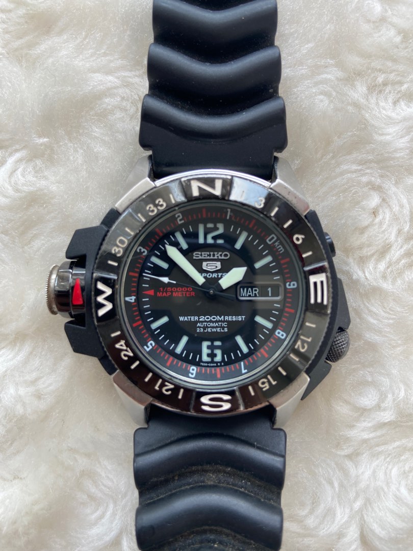Seiko 5 Sports Map Meter, Men's Fashion, Watches & Accessories, Watches ...
