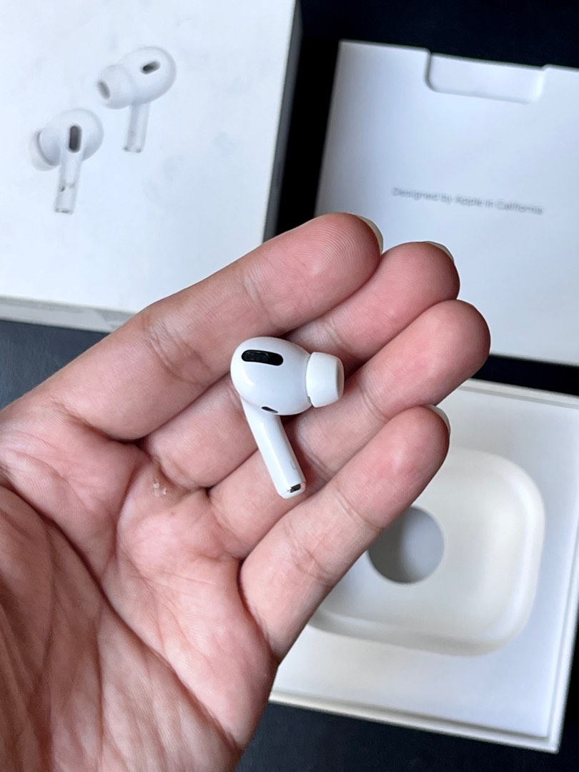 Airpods Pro 1 LEFT POD ONLY (original), Audio, Earphones on Carousell