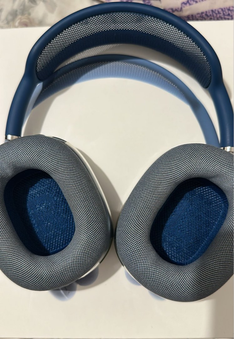 Airpods Pro Max Gen 1, Elektronik, Lainnya di Carousell