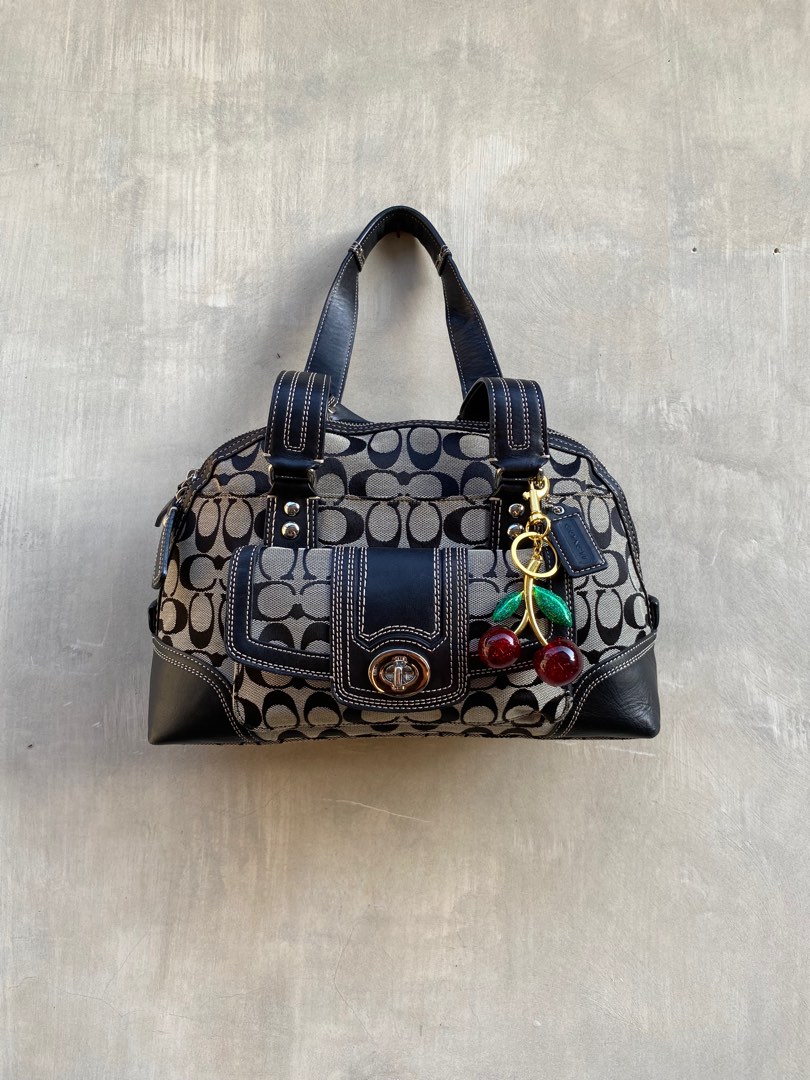 Coc Signature Canvas HandBags, Fesyen Wanita, Tas & Dompet di Carousell