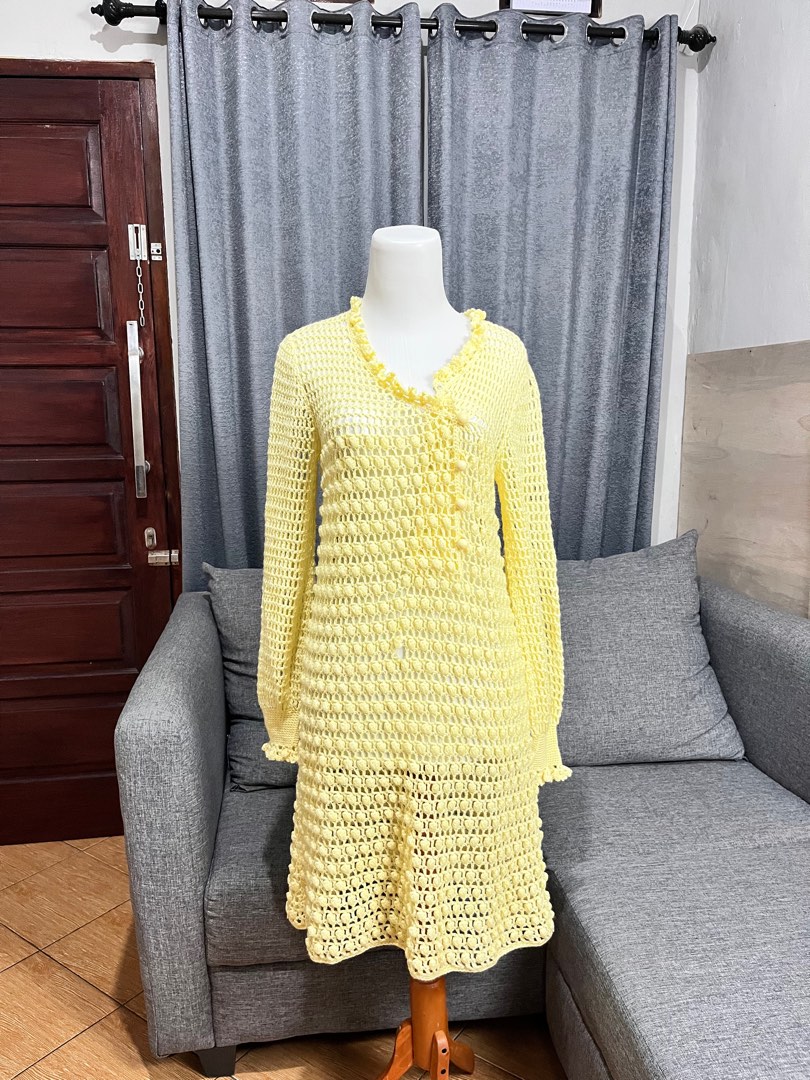DRESS RAJUT KUNING, Fesyen Wanita, Pakaian Wanita, Atasan di Carousell