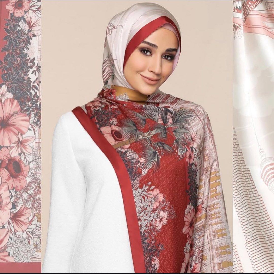 Duckscarve The Malaysia dUCk Shawl in Bunga Raya, Women's Fashion ...