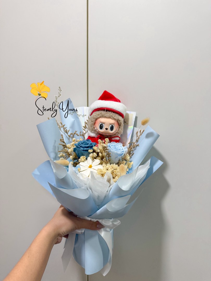 Labubu customized bouquet, Hobbies & Toys, Flowers & Bouquets on Carousell
