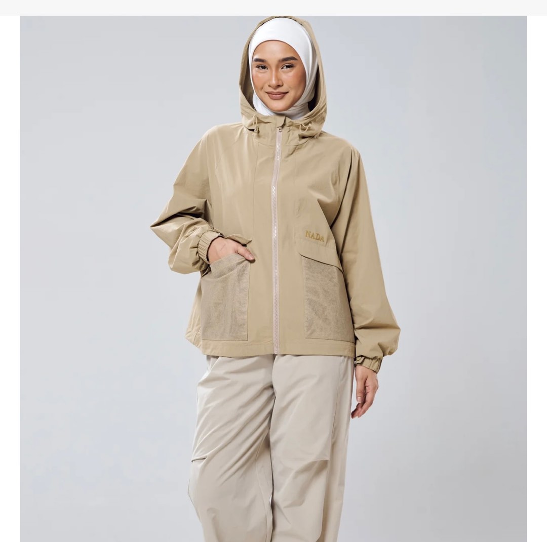 Nada windbreaker nude, Women's Fashion, Activewear on Carousell