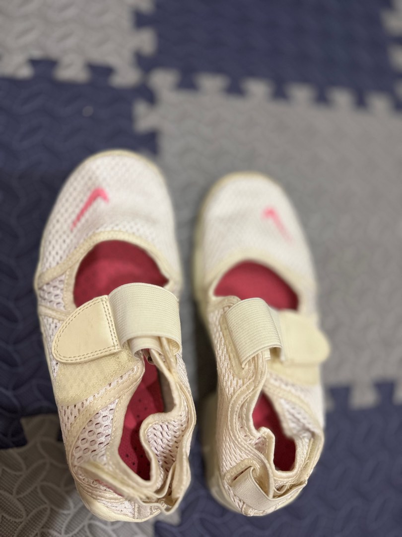 Nike air rift 2 junior, Fesyen Wanita, Sepatu di Carousell