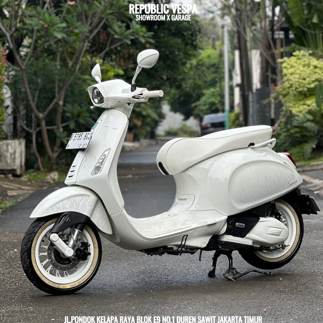 Piaggio Vespa Sprint X JUSTIN BEIBER 150cc tahun 2022 warna Full WHITE ...