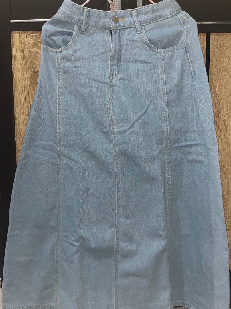Rok denim light blue, Fesyen Wanita, Pakaian Wanita, Gaun & Rok di ...