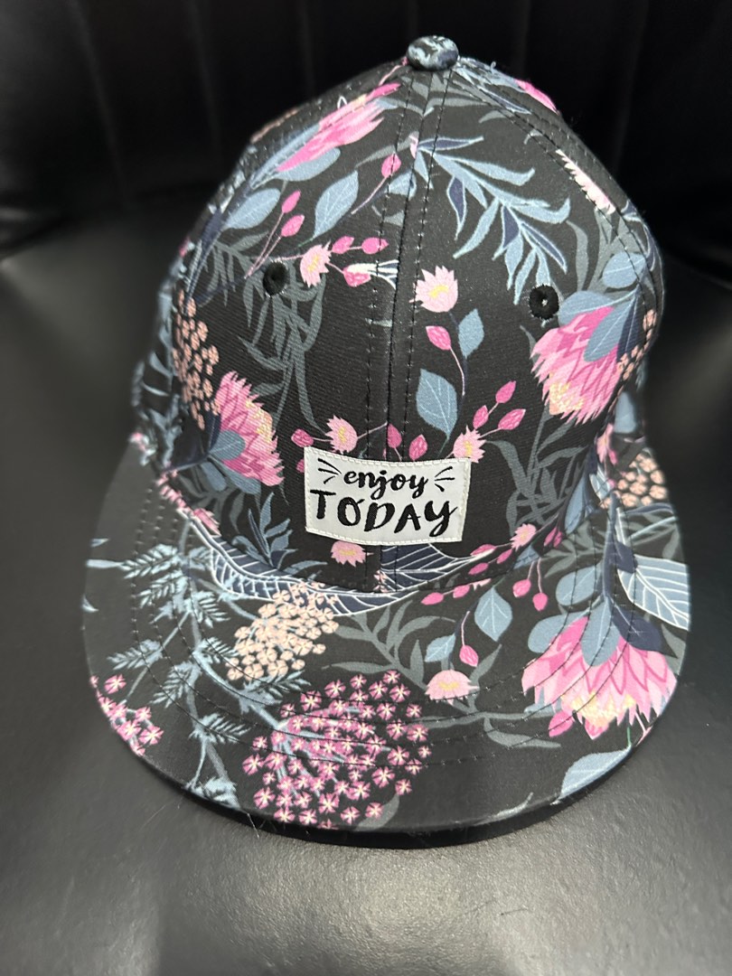 Topi Miniso Japan, Fesyen Wanita, Aksesoris di Carousell