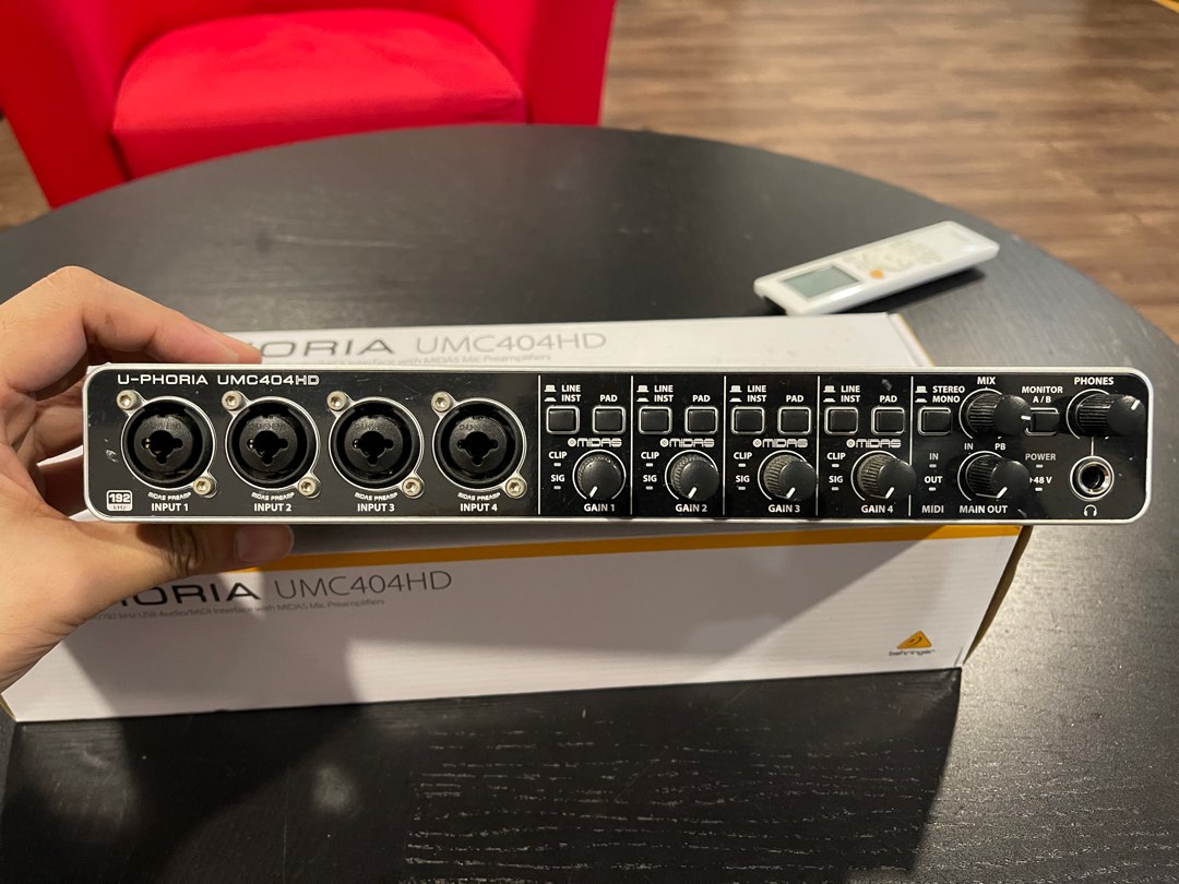 Behringer U-Phoria UMC404HD, Audio, Other Audio Equipment on Carousell