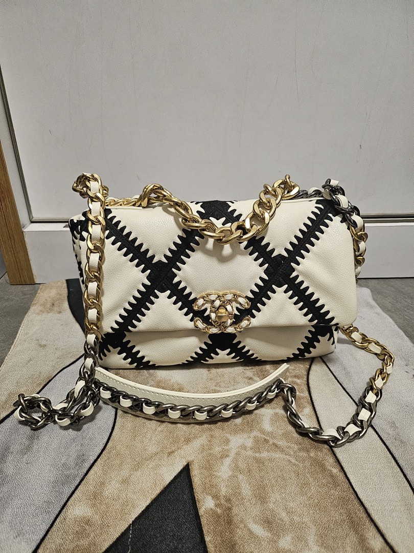 CHANEL C19 Medium Crochet Calfskin Flap bag, Fesyen Wanita, Tas ...