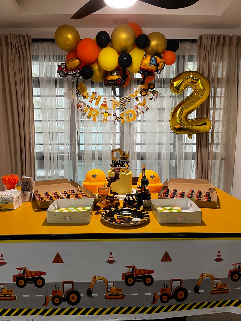 Construction Theme Party Decorations - Number 2, Hobbies & Toys ...