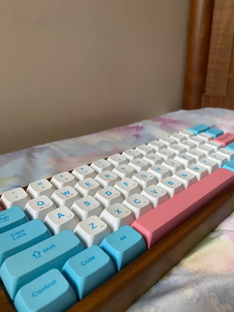 Korean keyboard, Custom Mechanical Keyboard with Wooden Case, Computers ...