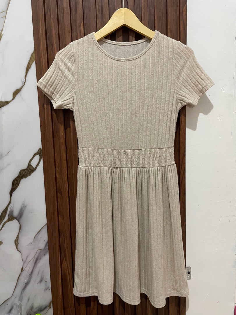 dress rajut knit cream, Fesyen Wanita, Pakaian Wanita, Gaun & Rok di ...