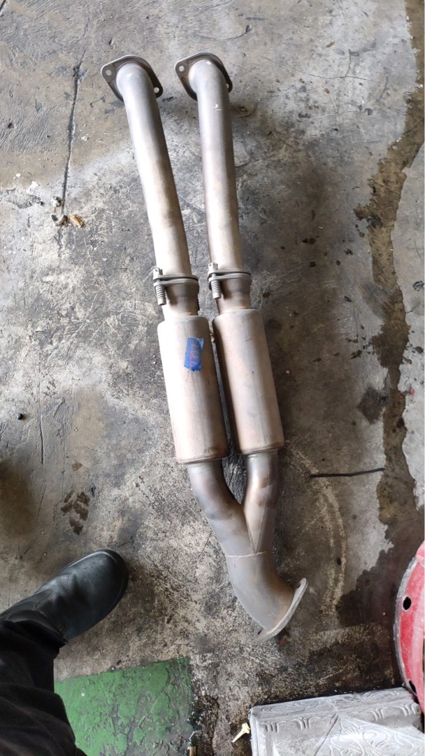 GTR R35 GTR35 Akrapovič Y Pipe, Car Accessories, Accessories on Carousell