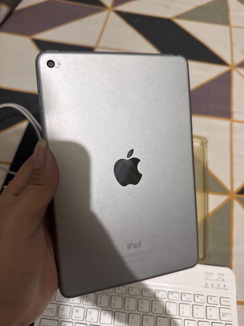 Ipad Mini 4 128gb Grey, Telepon Seluler & Tablet, Tablet di Carousell