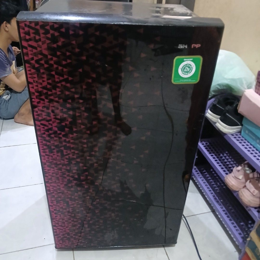 Kulkas 1 Pintu sharp, Kitchen & Appliances di Carousell