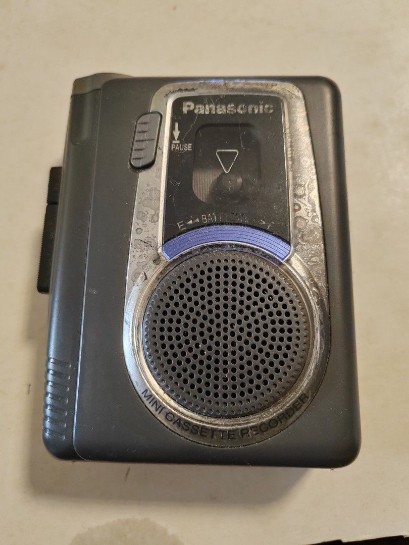 Panasonic Walkman (Faulty), Audio, Portable Music Players on Carousell