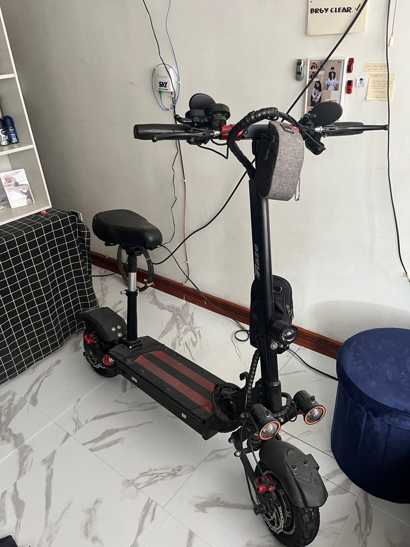 Raze Voltaire Electric Scooter / Escooter, Sports Equipment, Other ...