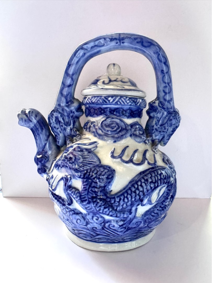 Vintage Blue And White Chinese Porcelain Dragon Teapot Furniture