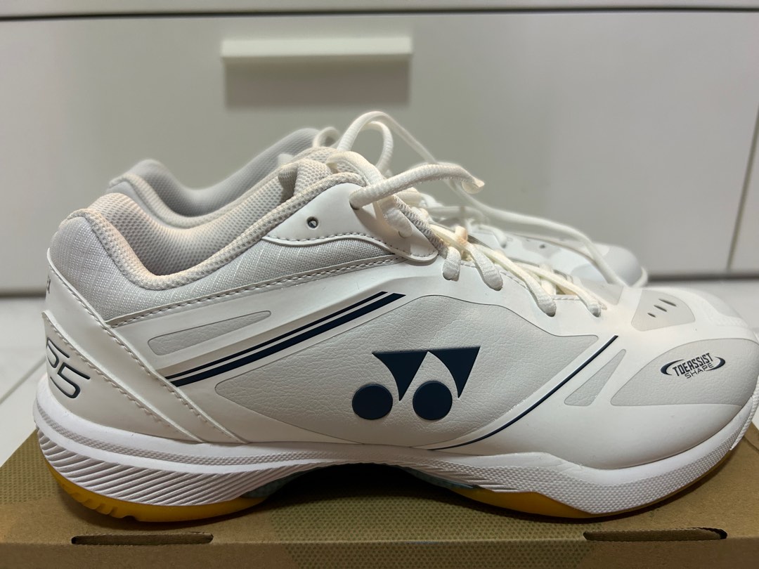 Yonex 65Z Men Wide, Sports Equipment, Other Sports Equipment and ...