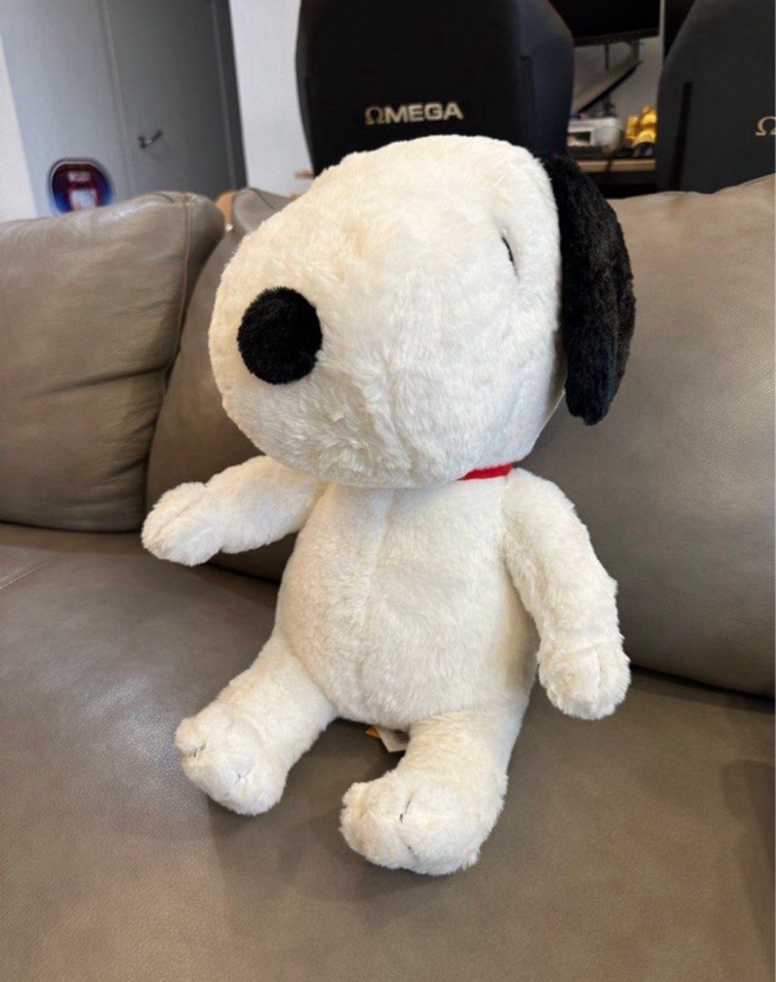 40cm Snoopy huggable soft toy!, Hobbies & Toys, Toys & Games on Carousell