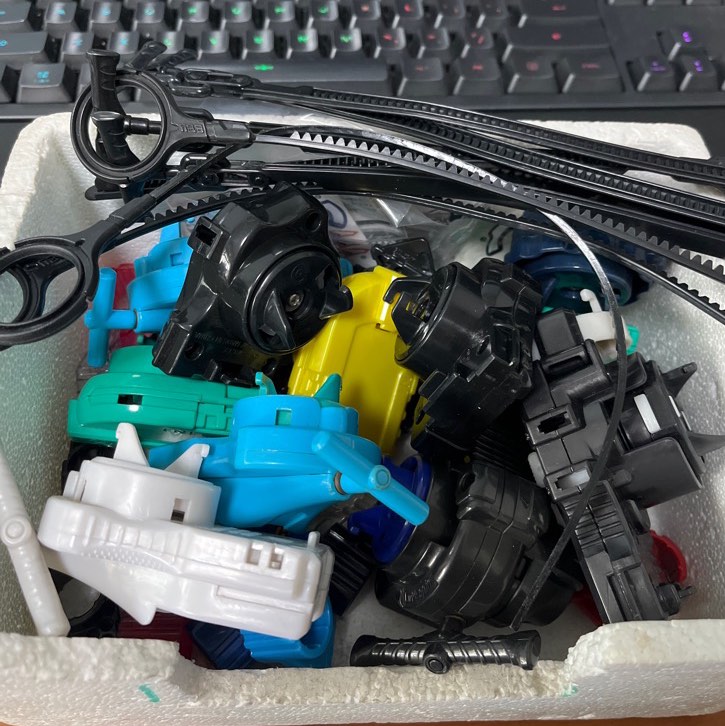 Metal Fight Beyblade launchers, Hobbies & Toys, Toys & Games on Carousell