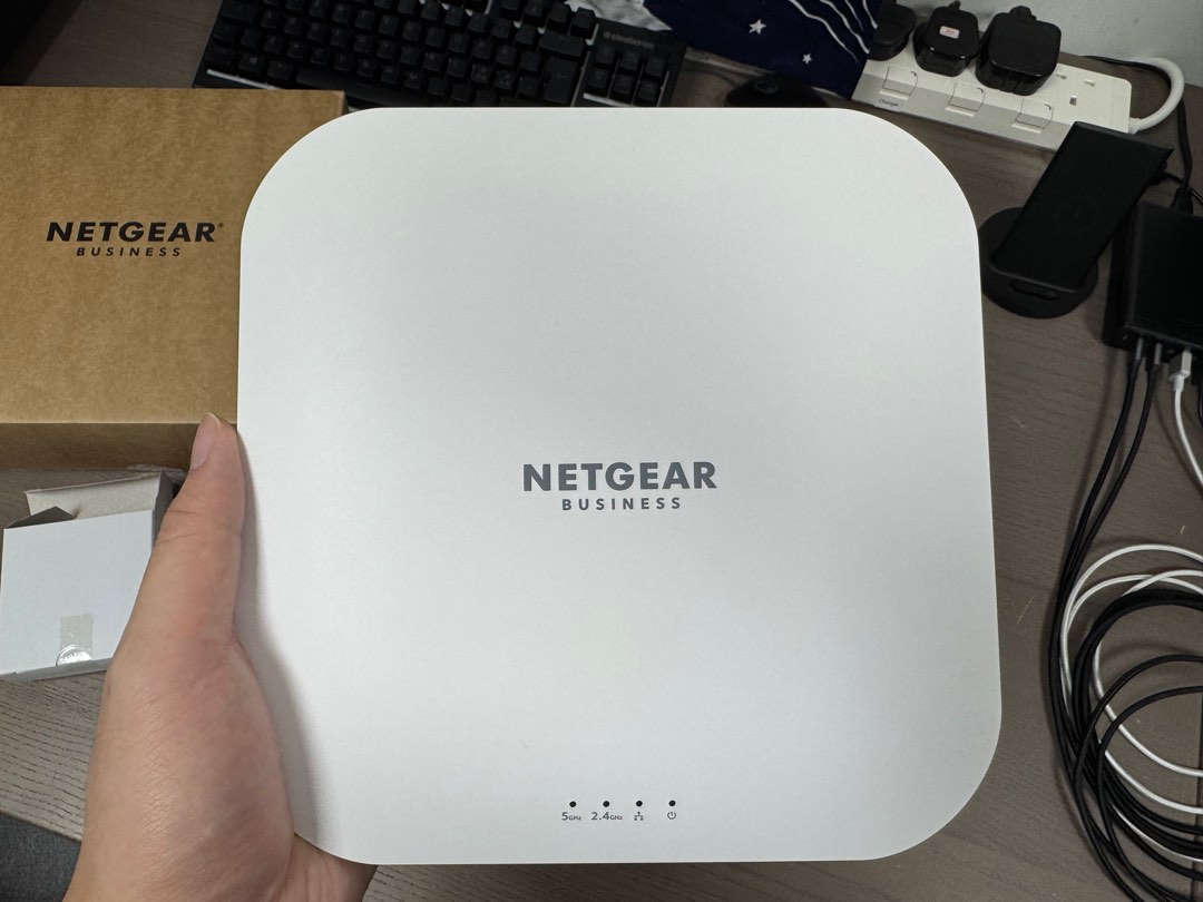 NETGEAR (WAX218) 雙頻AX3600 WiFi 6 Essential AP (Standalone), 電腦＆科技, 電腦周邊 ...