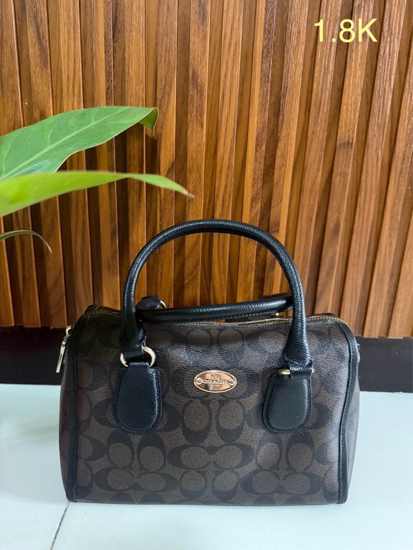 Original Coach body bag small, Luxury, Bags & Wallets on Carousell