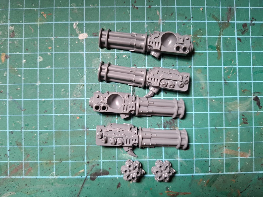 Warhammer 40k Chaos Space Marines Forgefiend Hades Autocannon, Hobbies ...