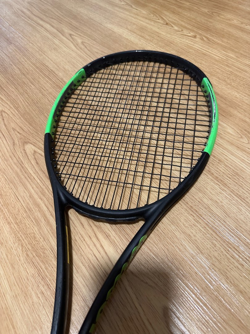 Wilson Blade 98 v6, Sports Equipment, Sports & Games, Racket & Ball ...