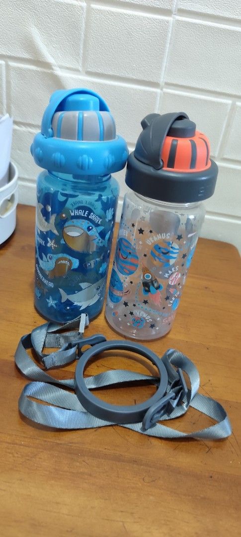 2 pcs botol minum smiggle preloved original ( baca deskripsi ), Bayi ...