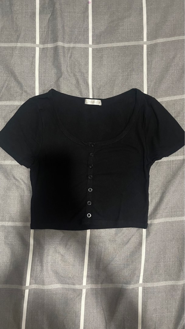 99k outlet Crop Tee, Black, Fesyen Wanita, Pakaian Wanita, Atasan di ...
