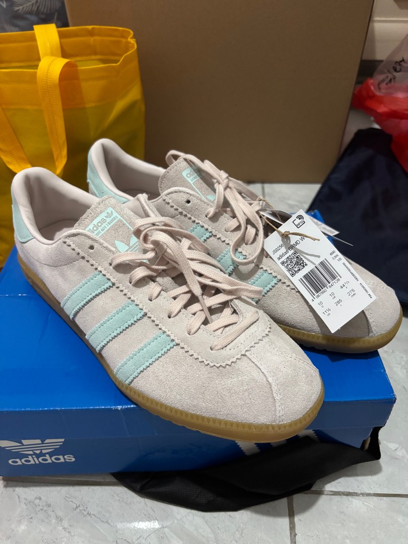 Adidas Bermuda Size 44 2/3, Fesyen Pria, Sepatu , Sneakers di Carousell